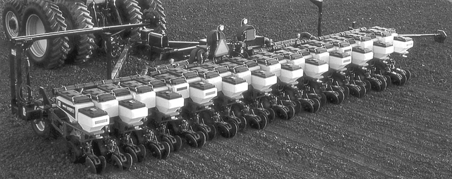 New No-Till Planters Offer Split-Row “Lift And Lock” Benefits